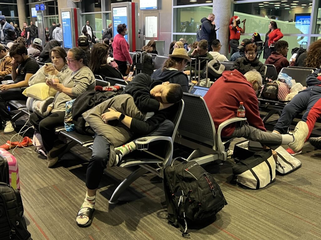 US Flight Cancellation News: Winter Storm Devin Disrupts Holiday Travel ...